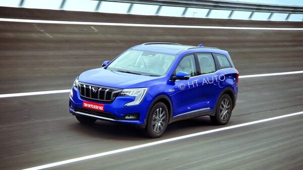 Mahindra XUV700 AX7 variants get offers of up to ₹75,000, hits 2.5 lakh ...
