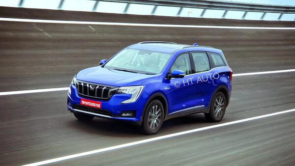 Mahindra XUV700 AX7 variants get offers of up to ₹75,000, hits 2.5 lakh ...