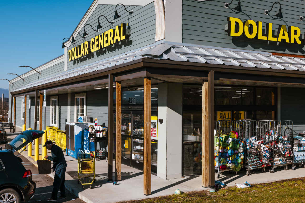 Dollar General Stock Rises After a Big Earnings Miss. What Has Wall ...