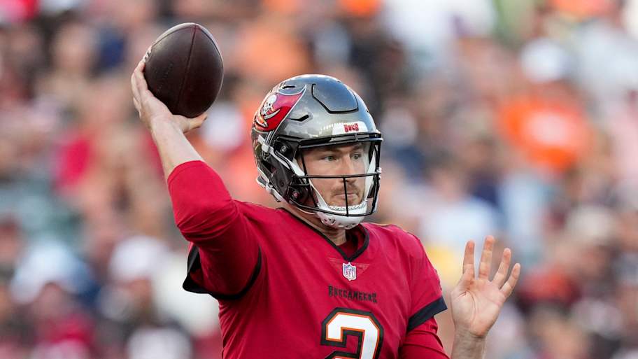 Former Gators QB Achieved Rare Feat When Re-Signing with Buccaneers