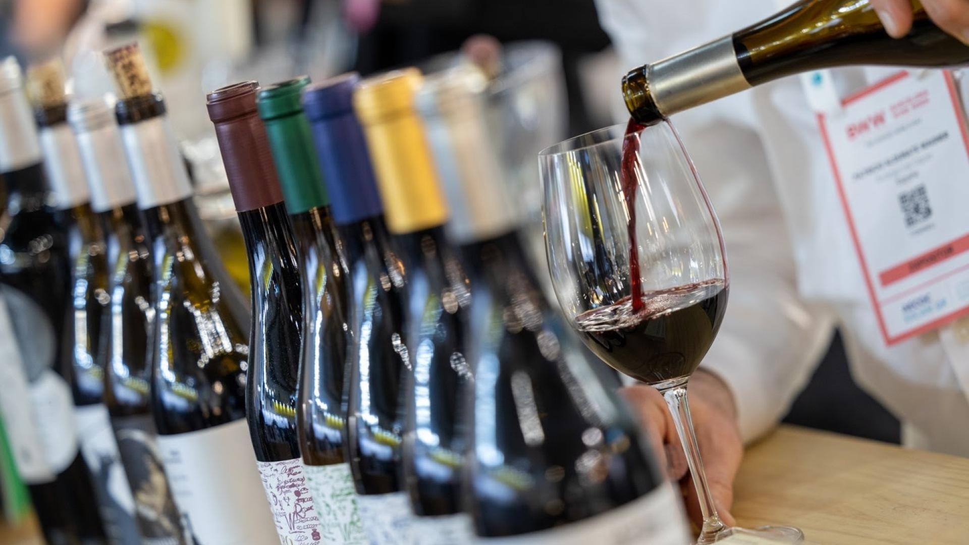 Trump amenaza con un arancel del 200% al vino y otras bebidas alcohólicas de la Unión Europea