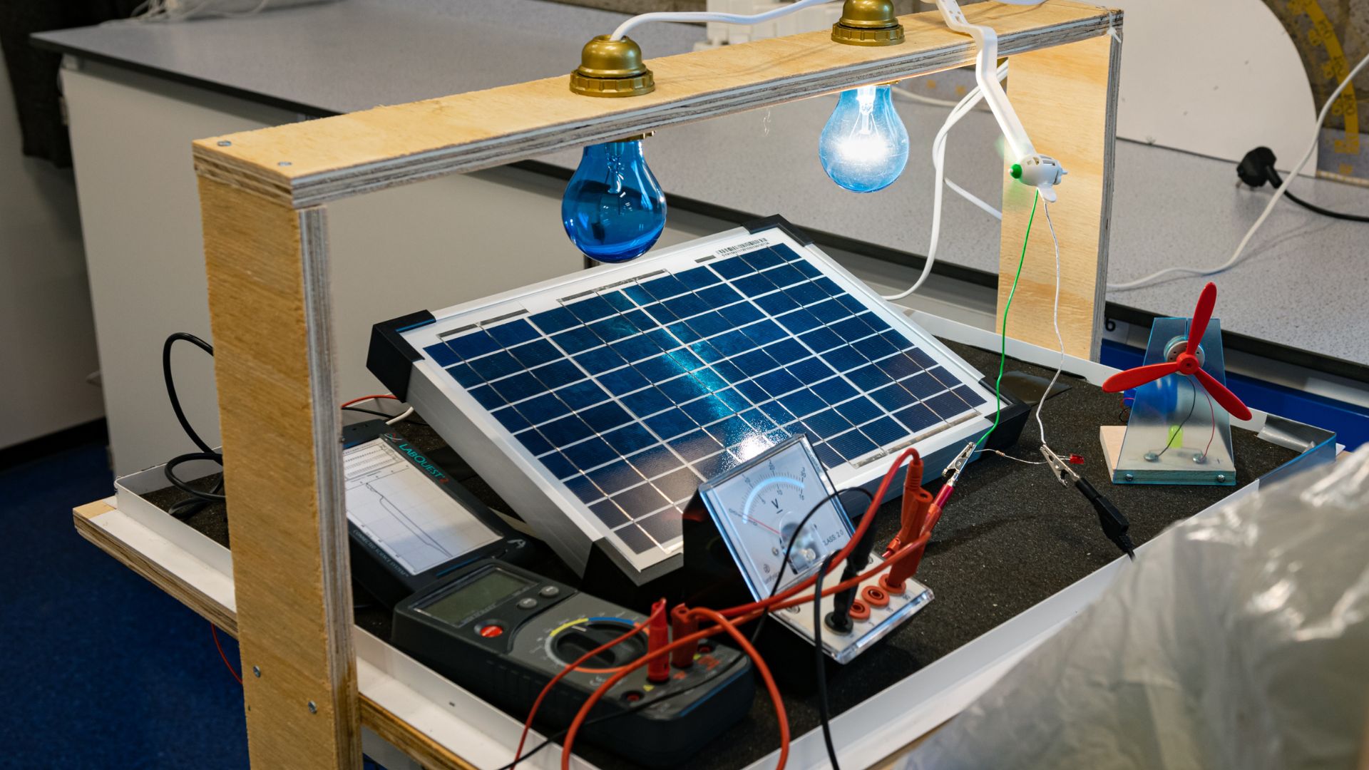 35% power boost: New solar cell technology achieves significant ...