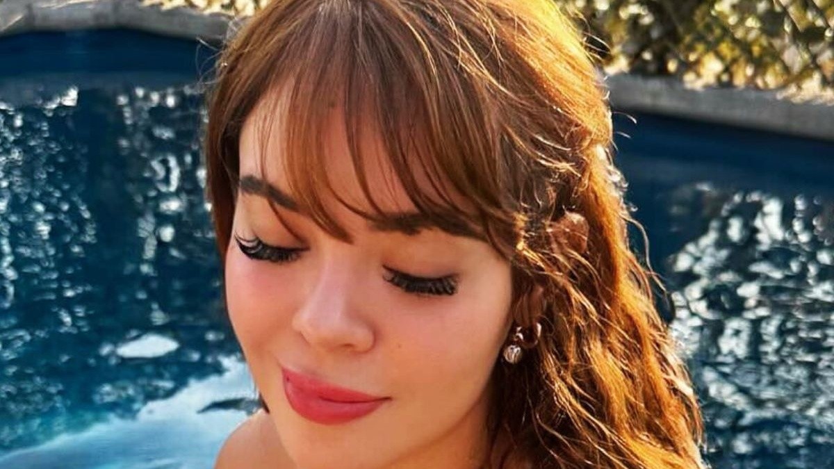 Danyan Cat sorprende desde alberca por Día del Padre VIDEO