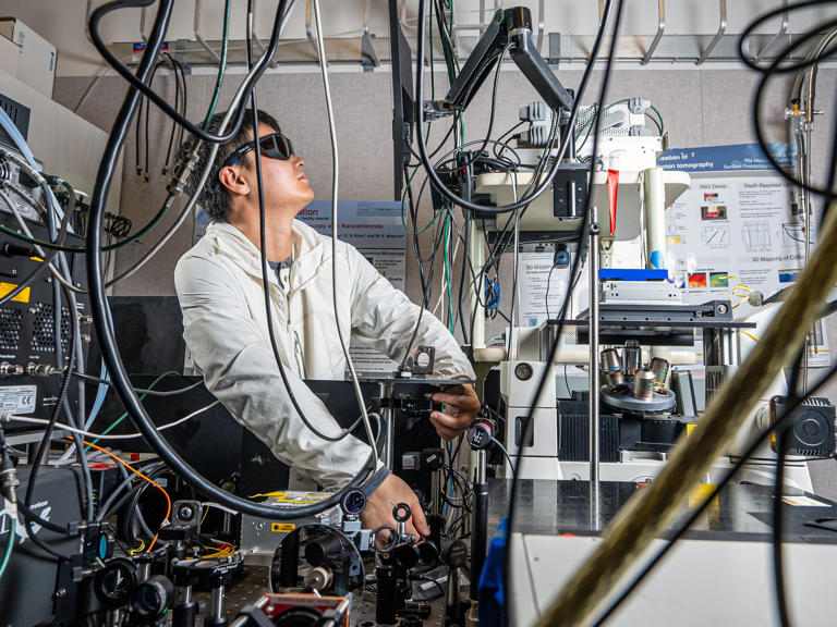 Nanoparticle Could Act As Switch In Optical Computers