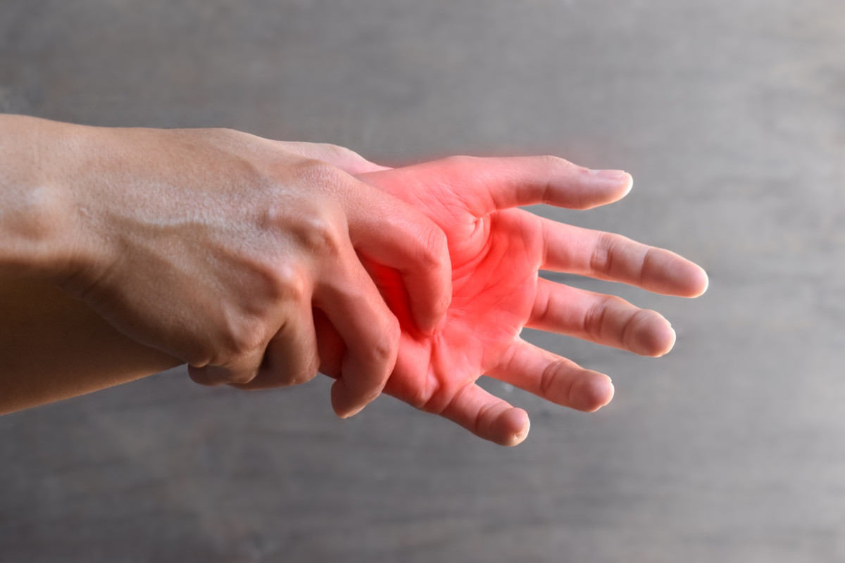 Huh? What It Means Spiritually When Your Left Hand Itches