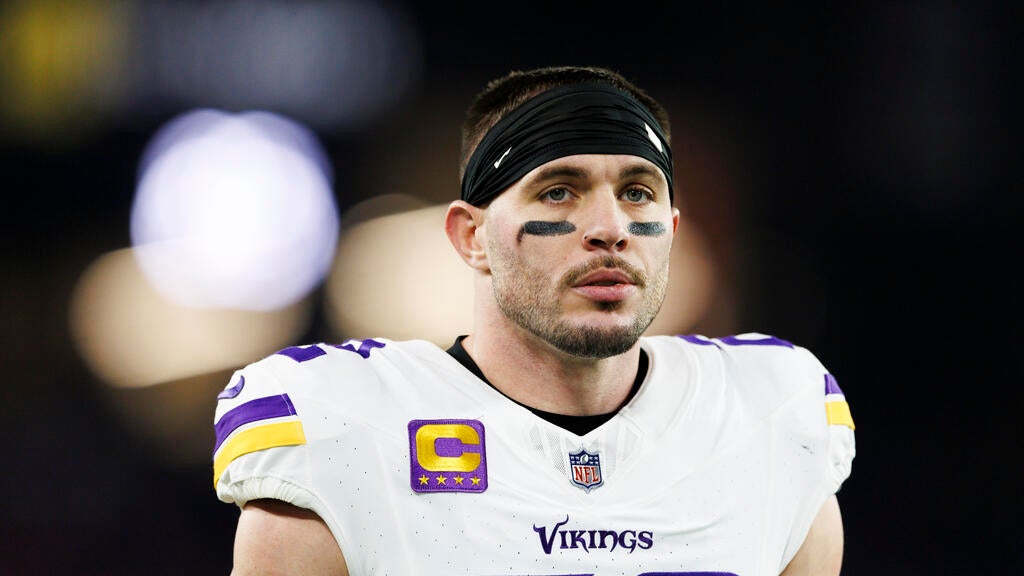 Vikings' Harrison Smith agrees to terms to return for 14th season with ...