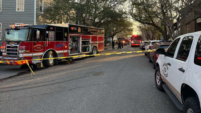Coroner identifies 2 victims of deadly early-morning townhouse fire