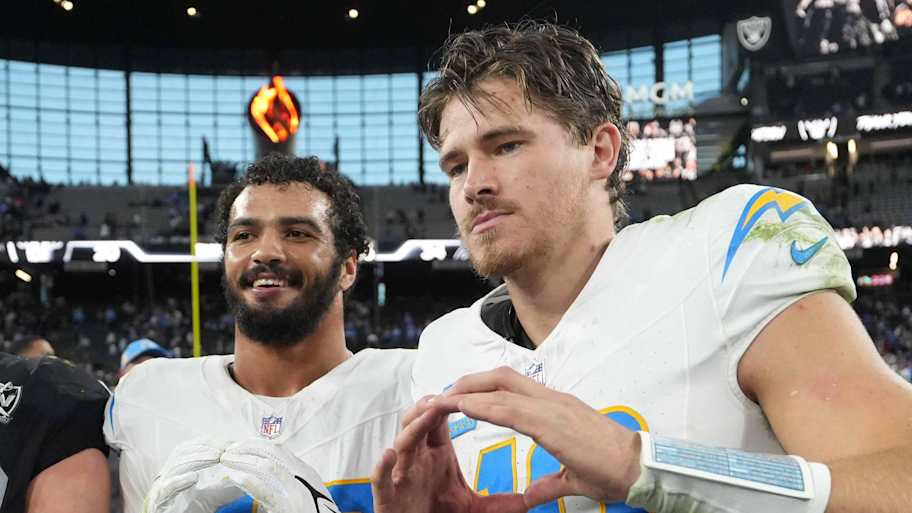 Los Angeles Chargers Re-Sign Troy Dye To Two-Year, $5.5 Million Deal ...