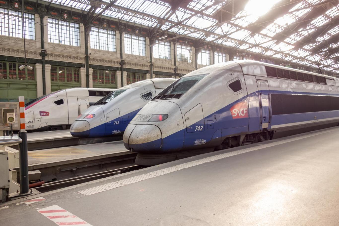 La SNCF transforme complètement sa voiture-bar de TGV, voici à quoi ...