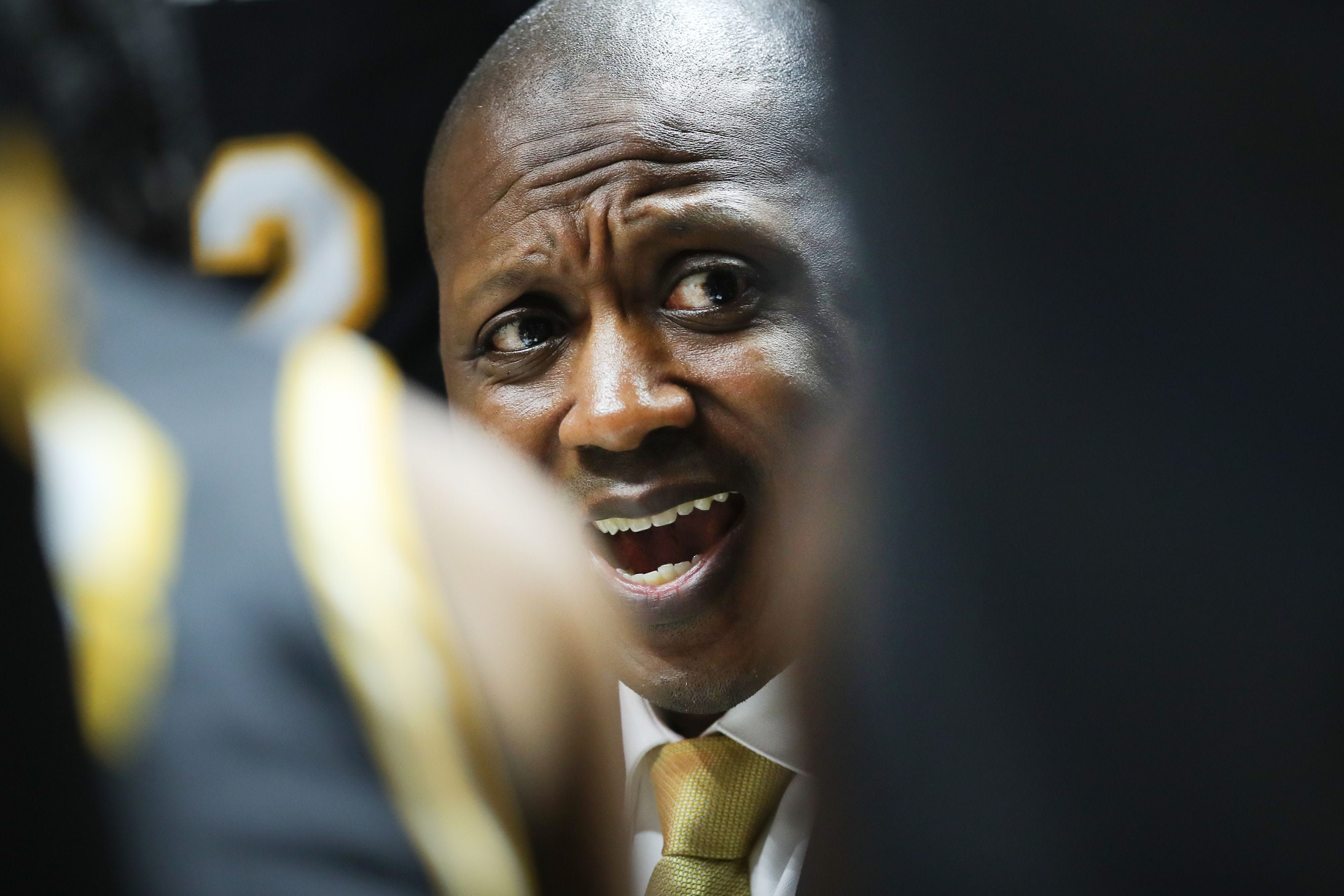 Here’s what Missouri basketball coach Dennis Gates is paid and where it ...