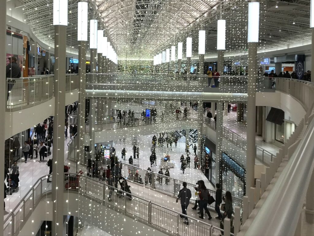 Why the Mall of America Is Beating the Retail Apocalypse