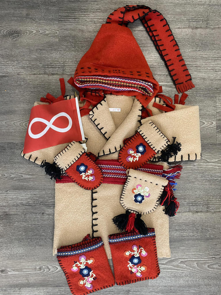 Métis woman teaches kids to love the culture — but her own daughter ...