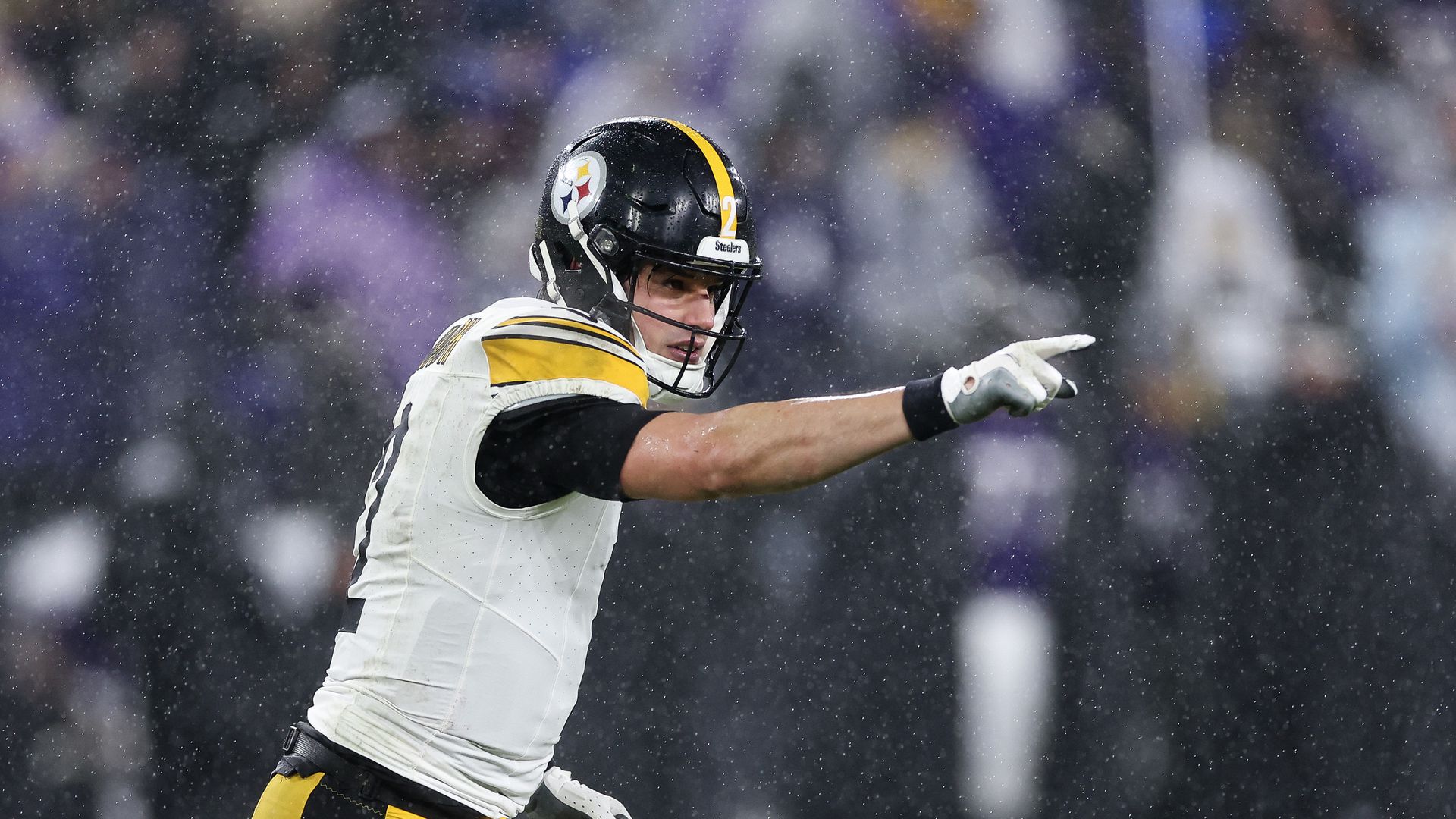Steelers bring back QB Mason Rudolph on two-year deal