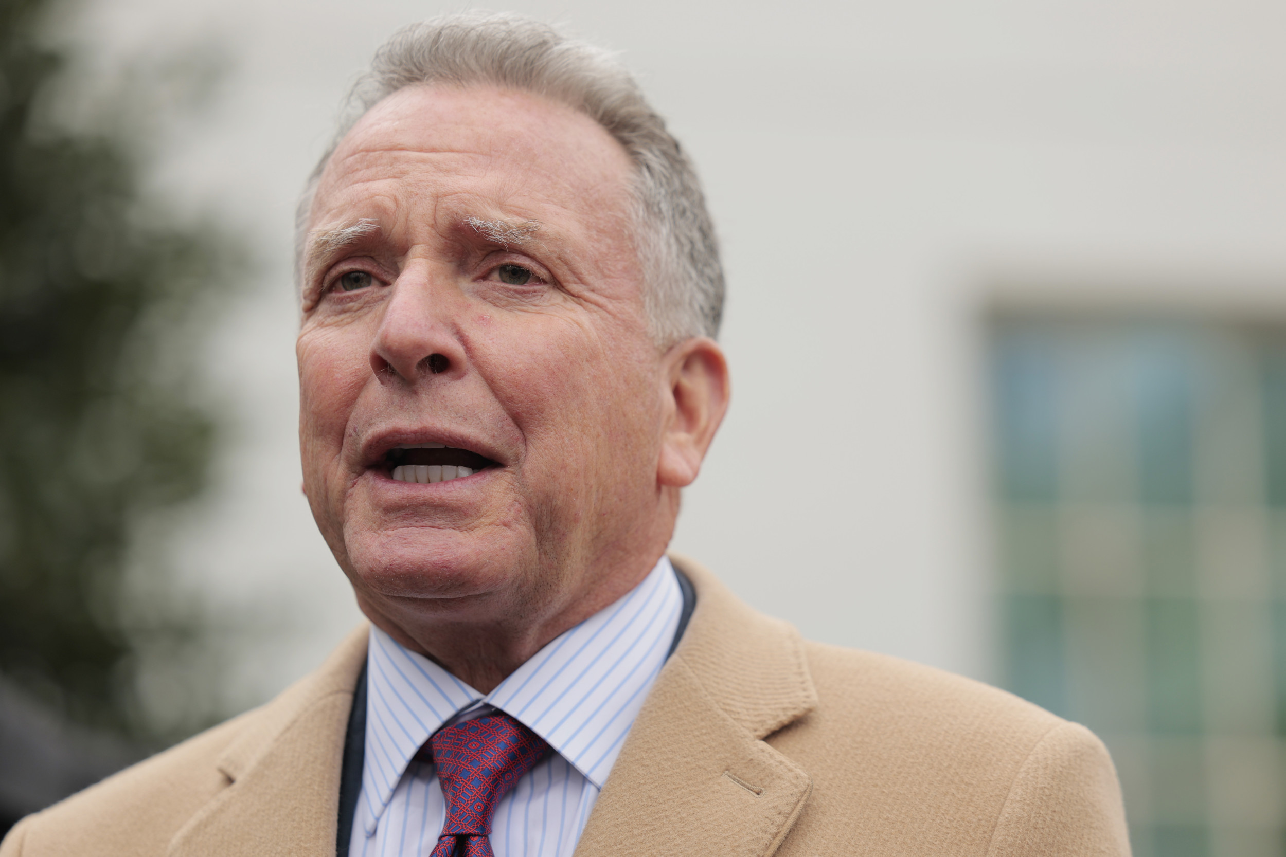 Kremlin Snubs Trump's Ukraine 'Mediator' Moments After He Lands in Moscow