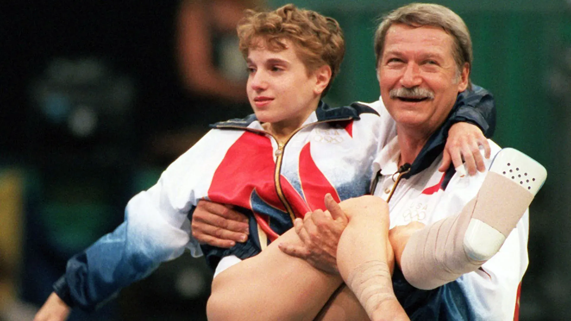 De ongelooflijke prestatie van Kerri Strug: gouden medaille met één ...