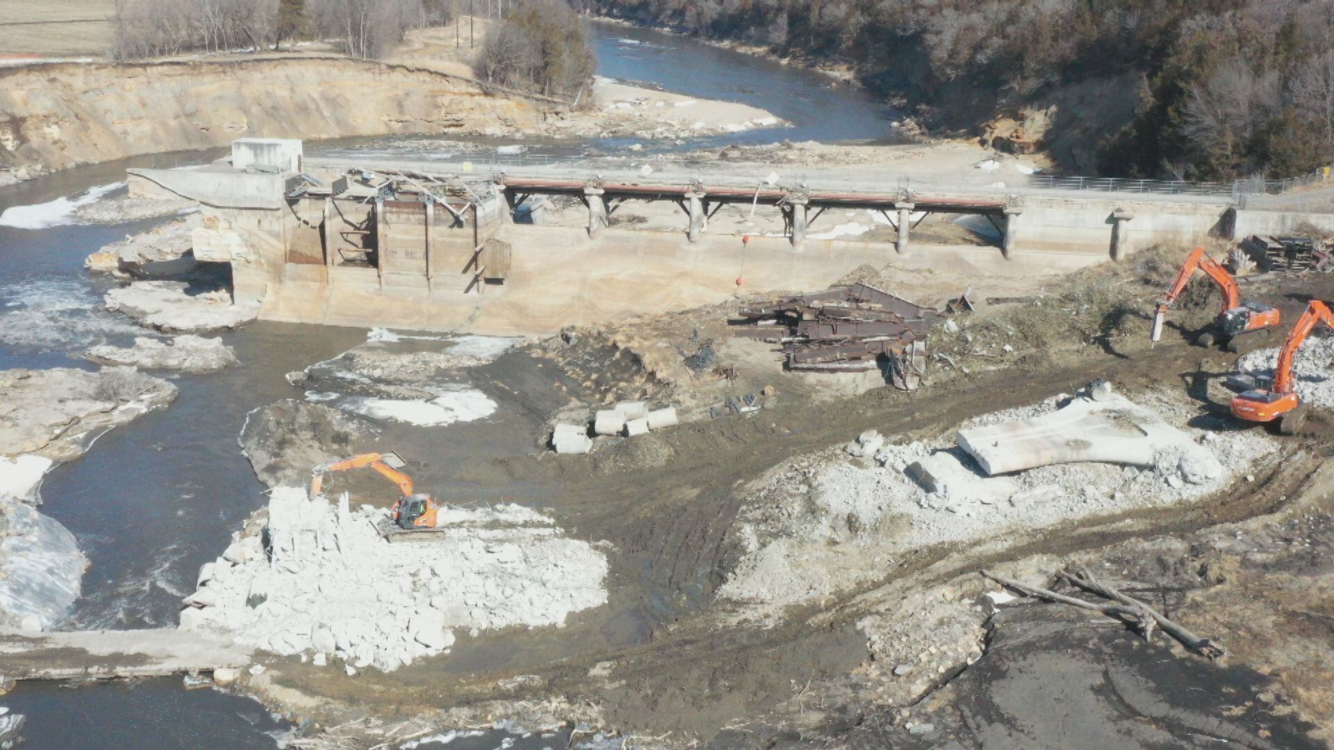 Crews continue demolition & cleanup of County Road 9 bridge at Rapidan Dam