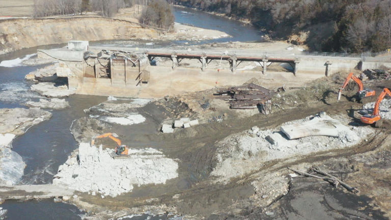 Crews continue demolition & cleanup of County Road 9 bridge at Rapidan Dam
