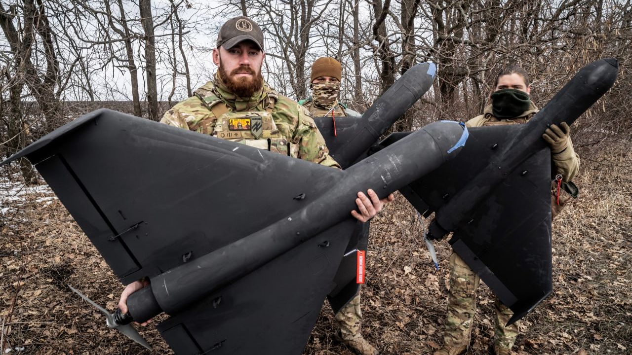 アゾフ大隊がウクライナ製のUAS SETH攻撃ドローンを受領