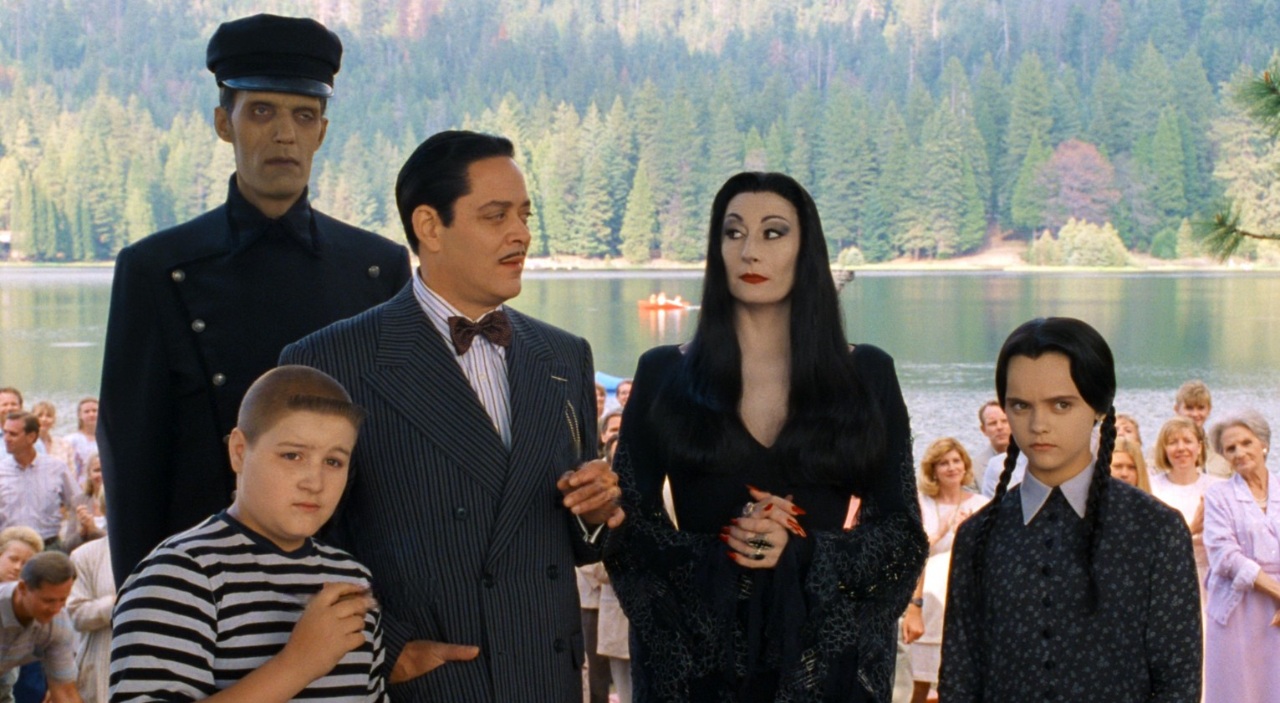 Así luce el elenco de "Los locos Addams 2" tras 32 años