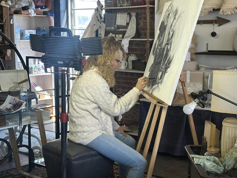 ‘An answer to prayer’: Amarillo artist proud to share her love of art ...
