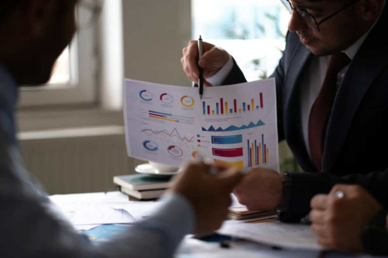 Mild recession coming? 15 stocks that perform well during such economic ...