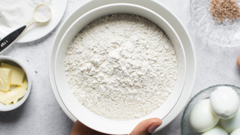 Cake Flour Vs All Purpose Flour: The Difference And When To Use Each