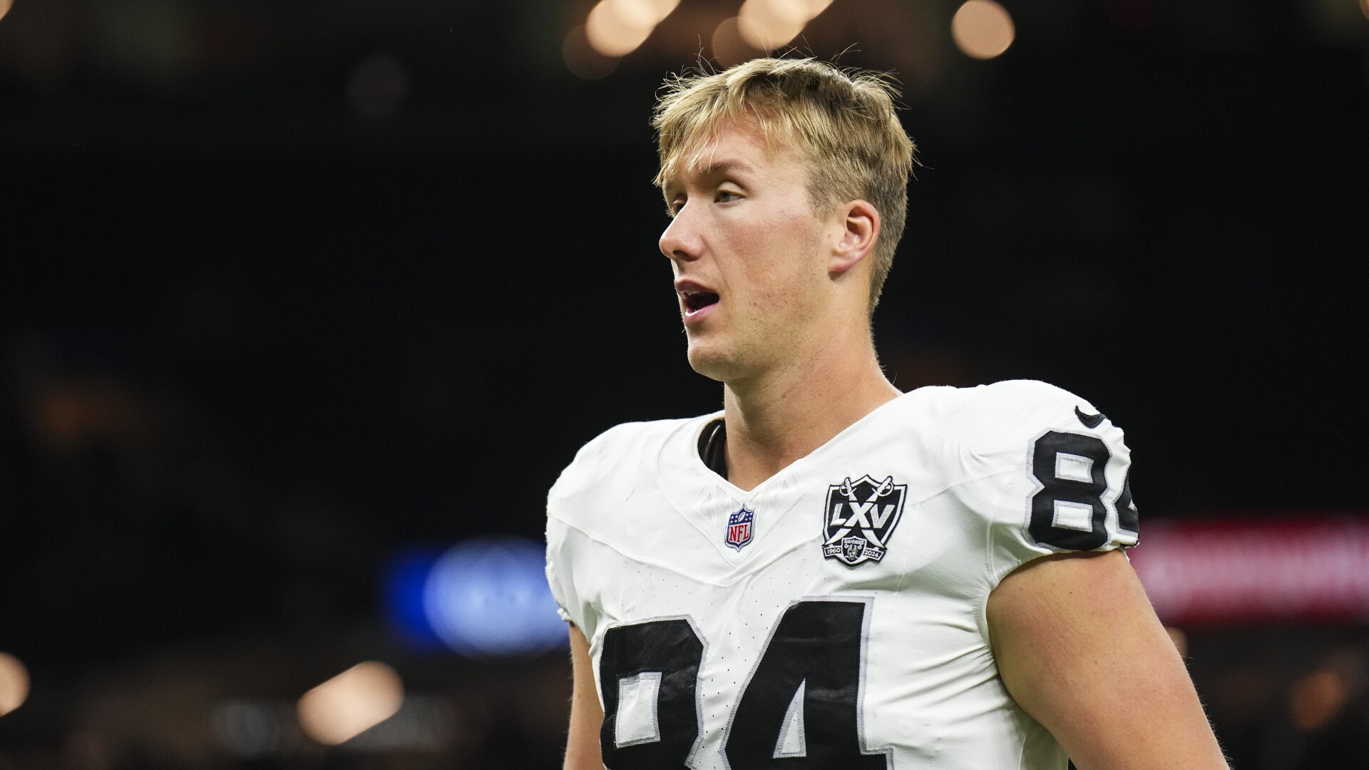 Eagles add tight end Harrison Bryant