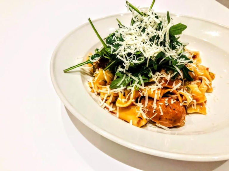 En gryde er alt, du skal bruge til at lave aftensmad med denne opskrift: Nemmere bliver det ikke