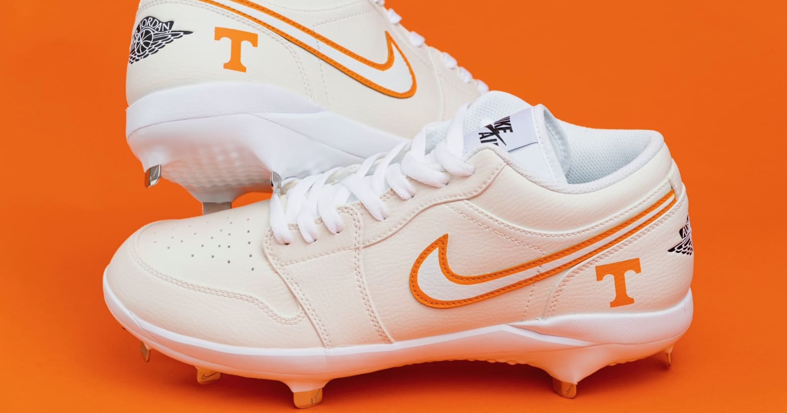 Former Tennessee Baseball stars gift Vols with custom Jordan cleats