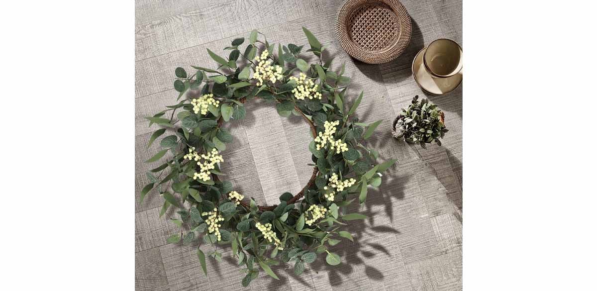 Beautiful spring wreaths to brighten up your door this season