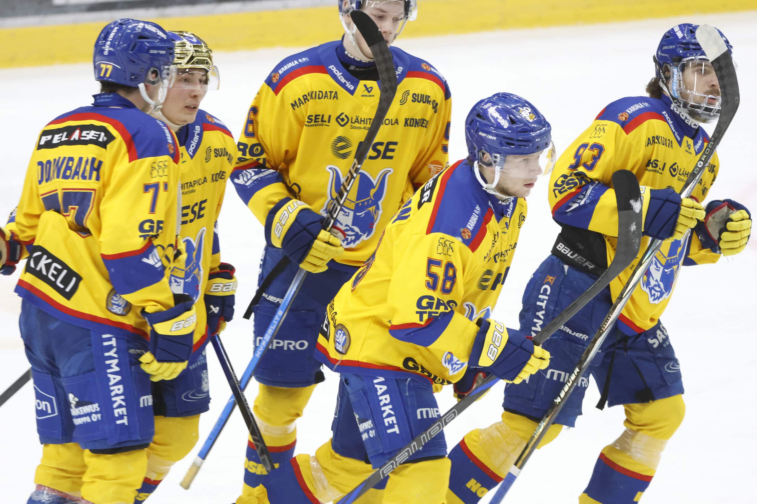 Jukurit vei Ässiltä pisteitä – kaukalo ei ollut kunnossa