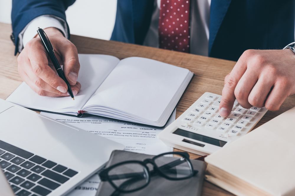 20 genius mindset shifts that curb impulse buying and save cash