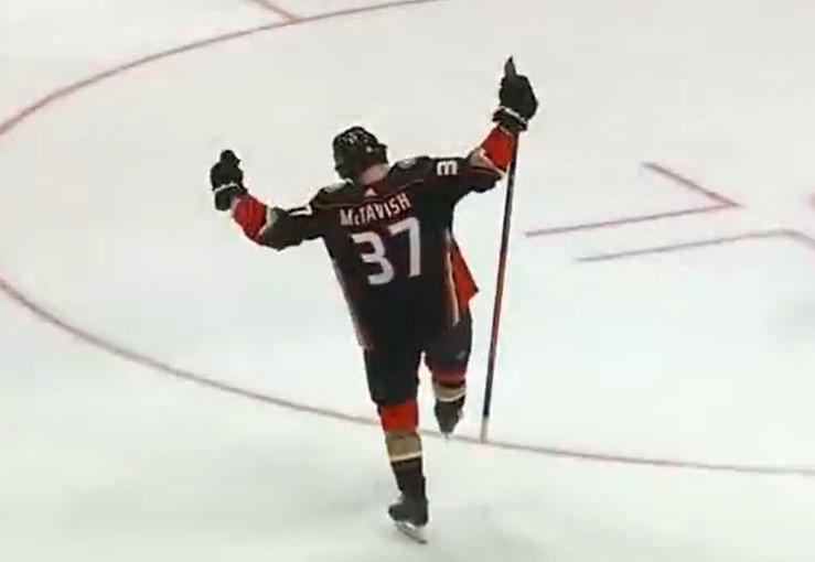 Acquiring Mason McTavish through a hostile offer: Mathias Brunet’s idea