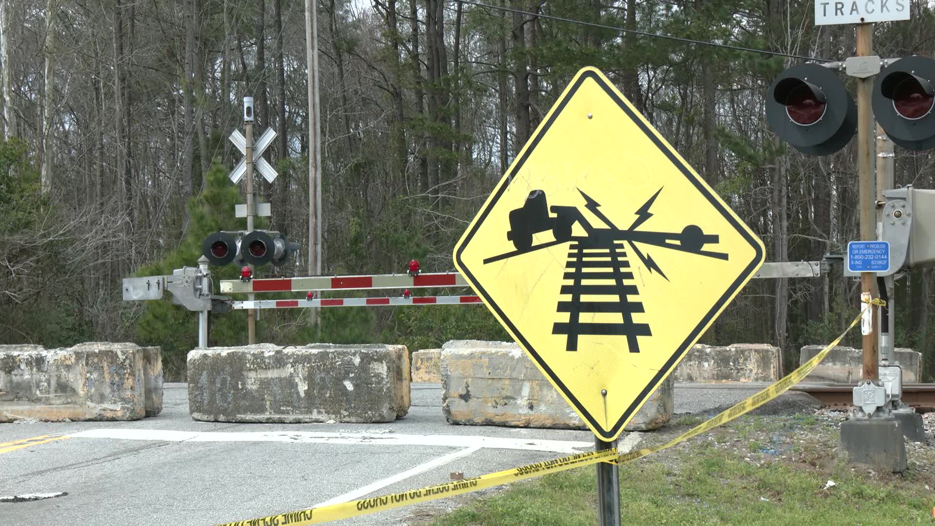 1 dead, 1 injured in car vs Amtrak train crash in Moncks Corner