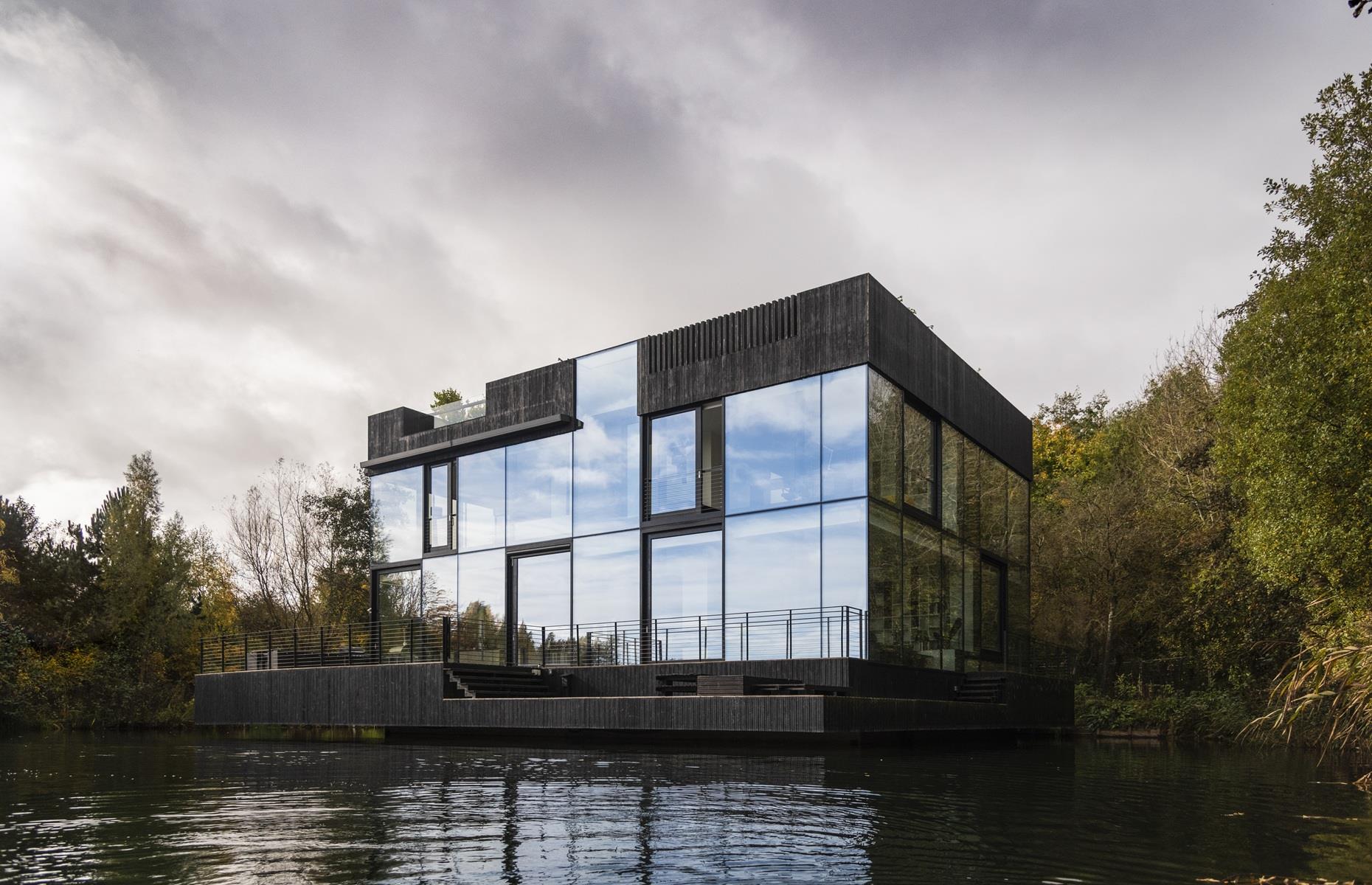 Breathtaking glass houses around the world