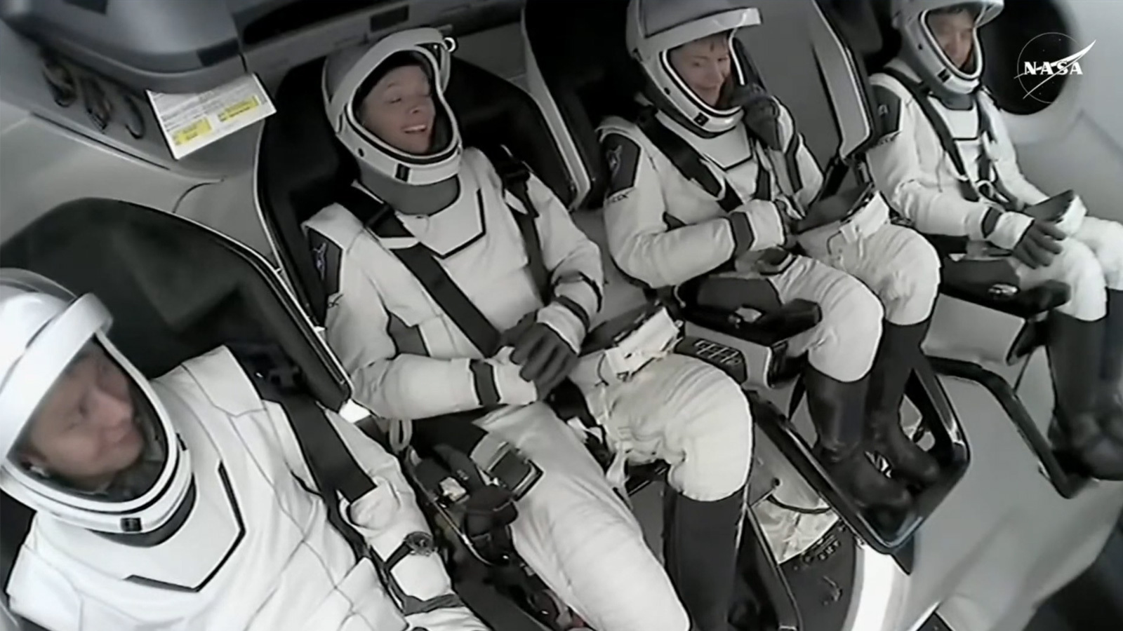 SpaceX Delays ISS Astronaut Rescue Over Hydraulics