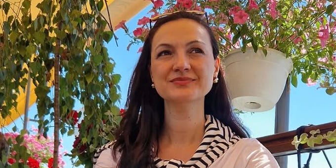 Daniela Constantin, psicóloga e hipnoterapeuta: "La hipnosis ayuda a cambiar nuestra relación ...