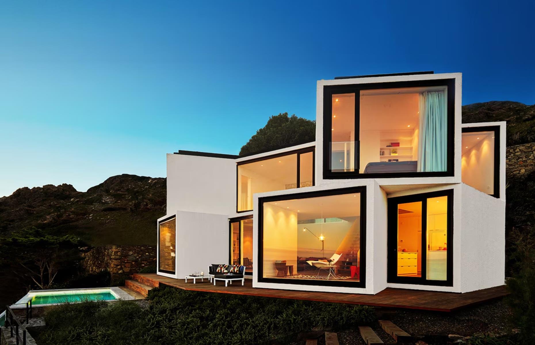 12 extraordinary glass houses