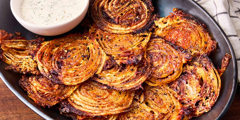Our Test Kitchen Tried the Viral 2-Ingredient Onion Ring Chips and ...
