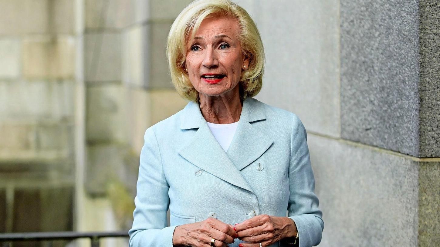 Nürnberger Kulturbürgermeisterin Julia Lehner live bei Bratwurst mit Chili