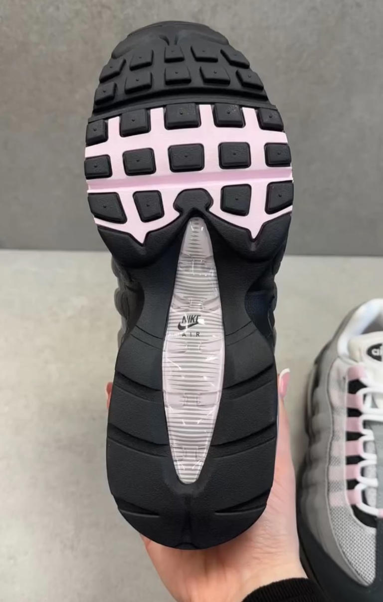 Detailed Look at the 'Pink Foam' Nike Air Max 95 Big Bubble