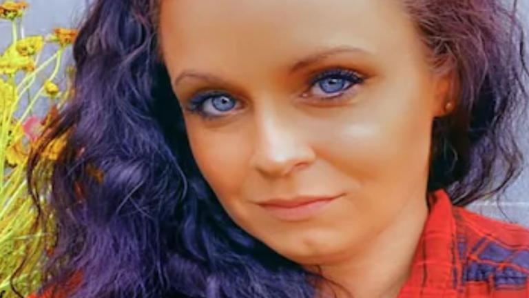 Indiana woman trapped in crashed car survives 6 days using sweatshirt ... Indiana woman trapped in crashed car survives 6 days using sweatshirt ...