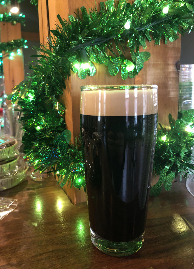 What is the origin of St. Patrick's Day? Why people drink stout beers ...