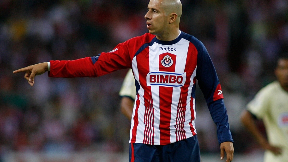 Chivas: El 'Bofo' Bautista EXPLOTA en redes y pide el retiro de un ...