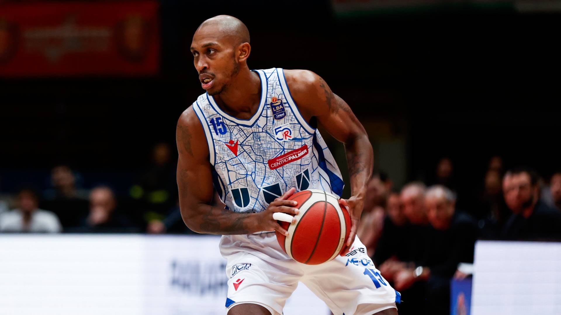 Jamar Smith resta in biancorosso