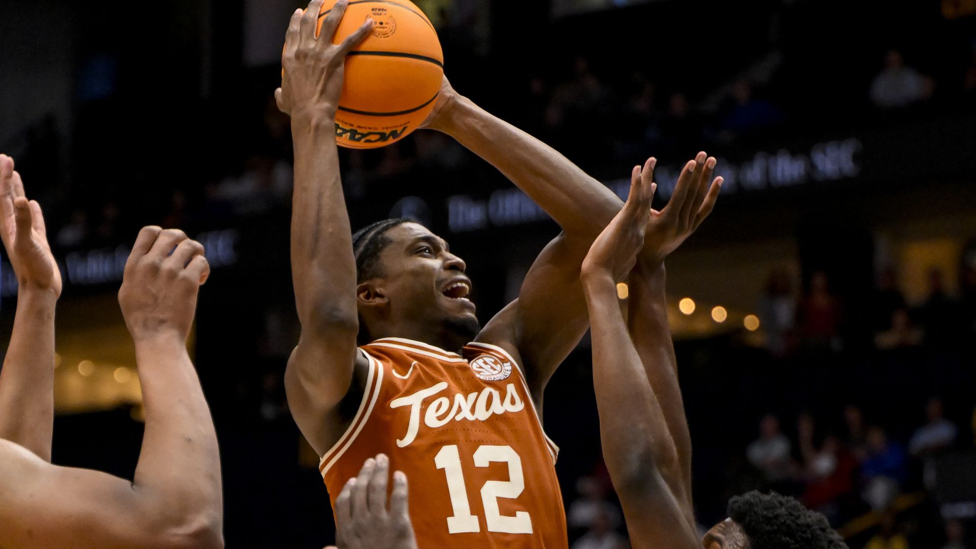 No. 13 seed Texas battles for thrilling, hard-fought double-OT win over ...