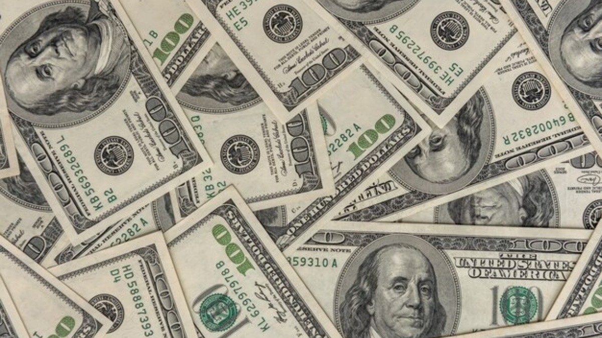 How does the Middle Class Tax Refund work in California?