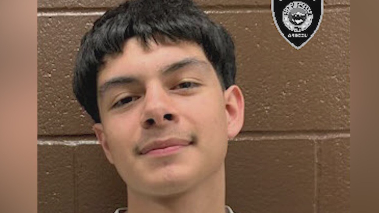 Gresham police seek teen suspect in fatal shooting of 17-year-old boy