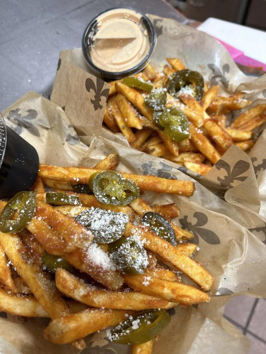 Southern Chicks Café & Daiquiris opens first Baton Rouge location, eyes ...