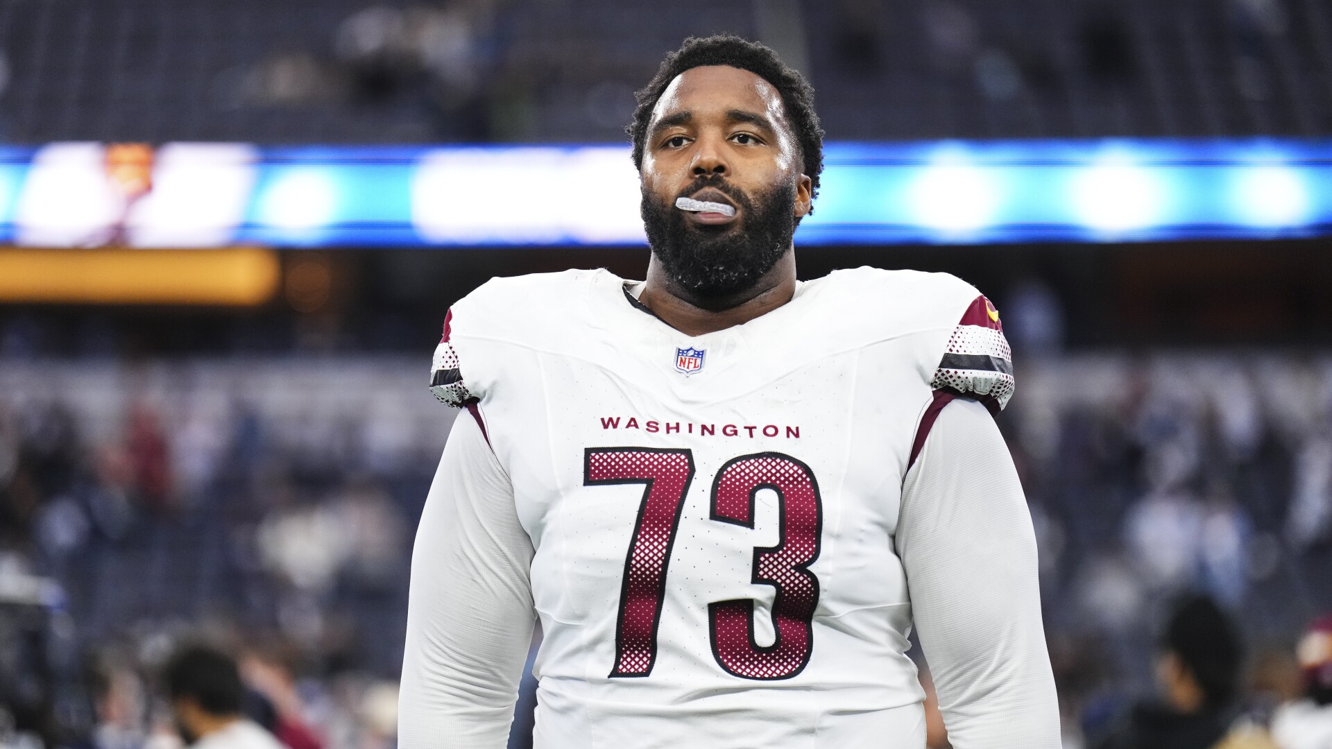 Commanders to re-sign OL Trent Scott